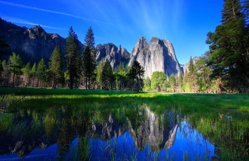 Yosemite Oscille Le Coucher Du Soleil Photo stock - Image du sunrise ...