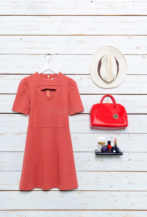 La Ropa Y Los Accesorios De Las Mujeres Imagen de archivo - Imagen de ...