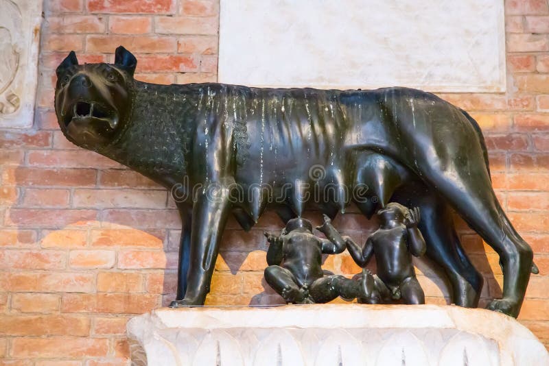 La Statue De Romul Et Remus Et Loup Image stock - Image du historique ...
