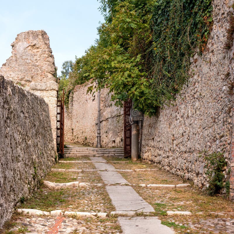 La Strada Al Castello Di Conegliano Conegliano, Veneto, Italia ...