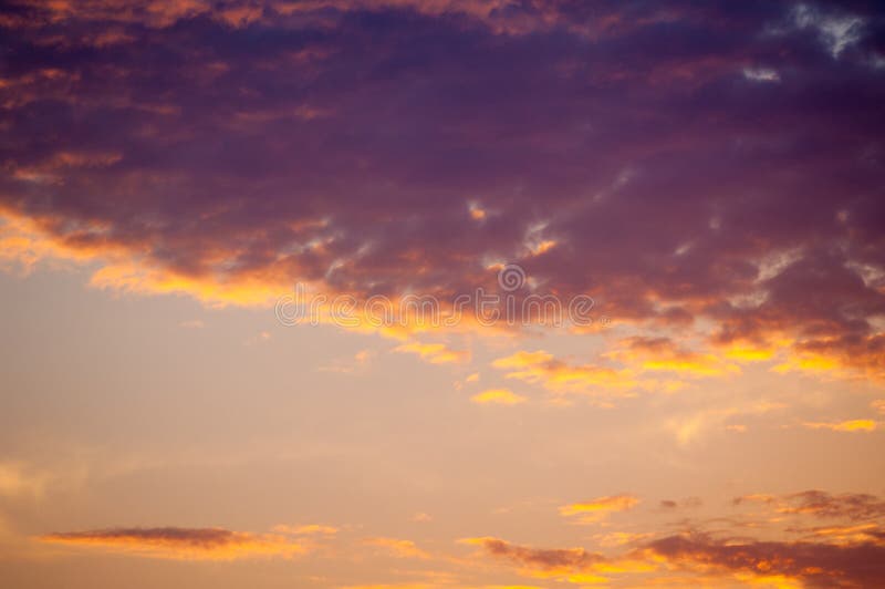 La textura de nubes foto de archivo. Imagen de nublado - 122816574