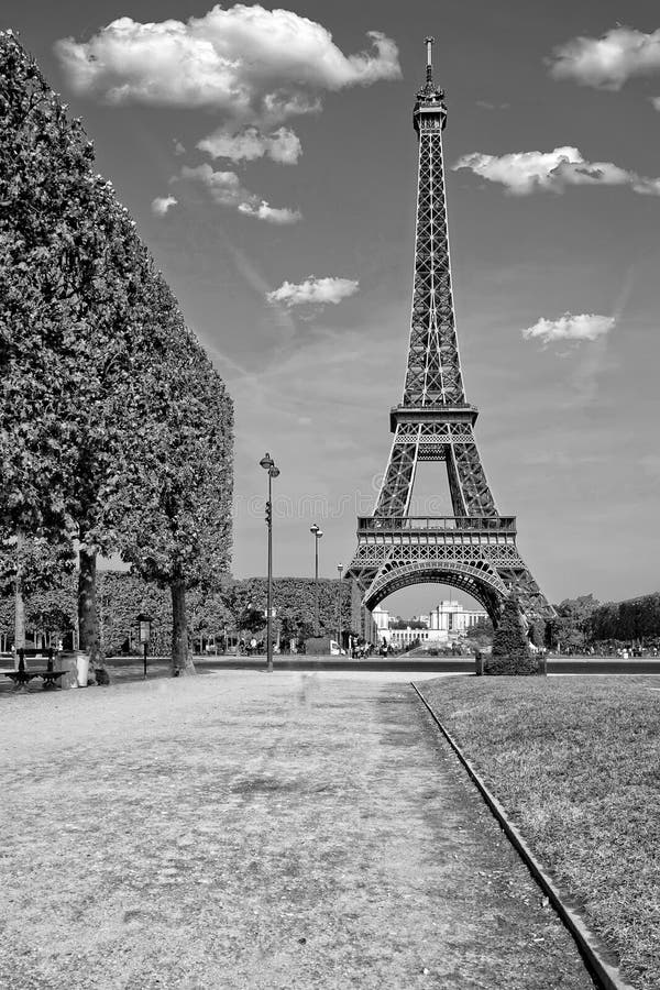 La Torre Eiffel En París Imagen De Archivo Imagen De Recorrido 40101425
