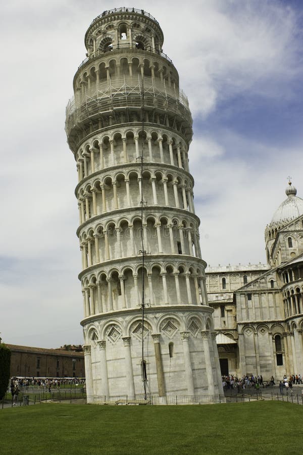 La Torre Inclinada De Pisa Y Del Duomo Imagen de archivo - Imagen de ...