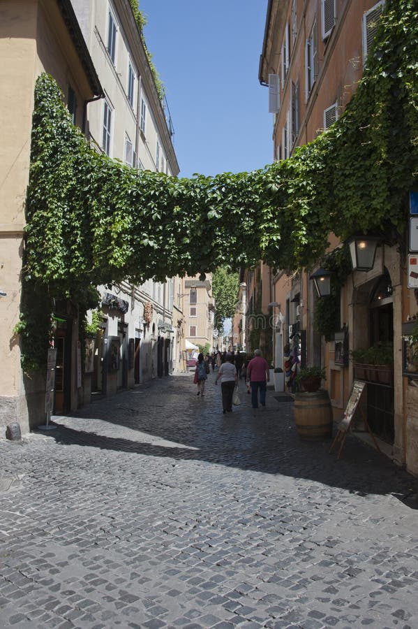 La vicinanza di Trastevere immagine editoriale. Immagine di attraente ... La vicinanza di Trastevere immagine editoriale. Immagine di attraente ...
