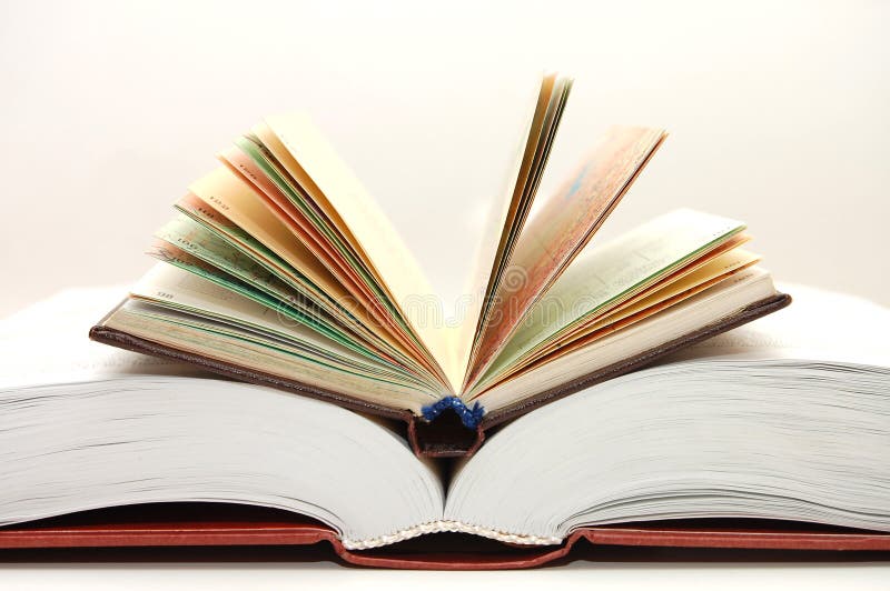 La Vista Frontale Di Una Pila Di Libri Aperti Fotografia Stock ...