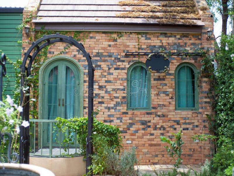 Label for Mock Up and Classic House Stock Image - Image of famous ...