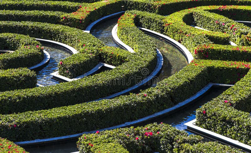 Jardín del laberinto foto de archivo. Imagen de gardening - 3769054