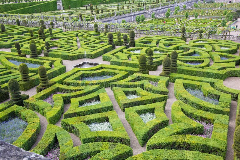 Laberinto verde imagen de archivo. Imagen de elegante - 71361833