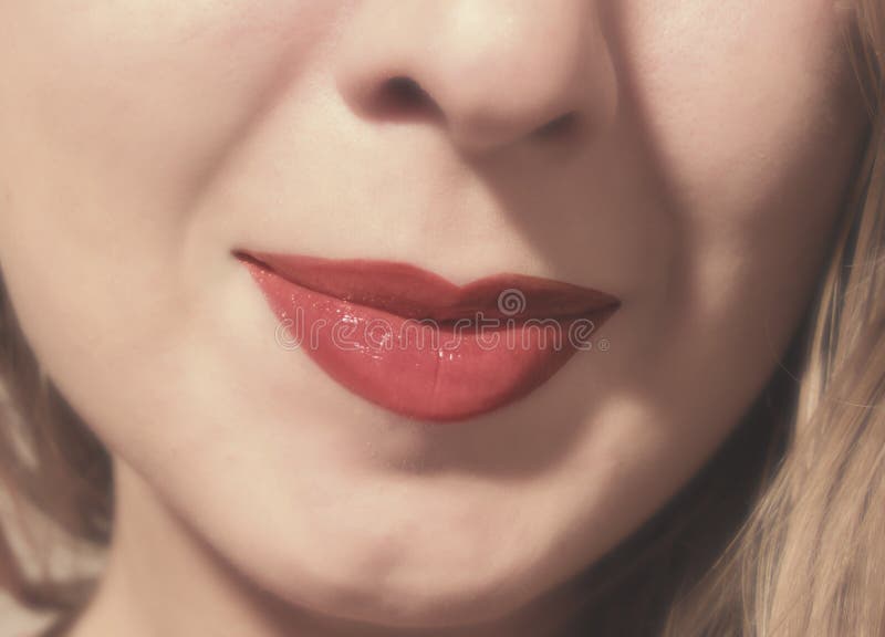 Labios de la cereza foto de archivo. Imagen de primer - 1129698