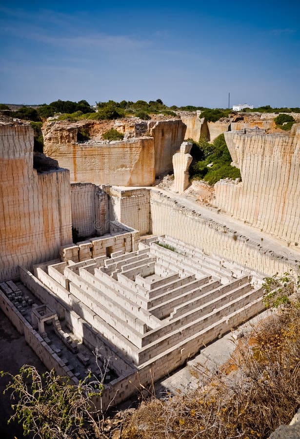 Labirinto Na Pedreira De Lithica, Minorca, Espanha Imagem de Stock ...