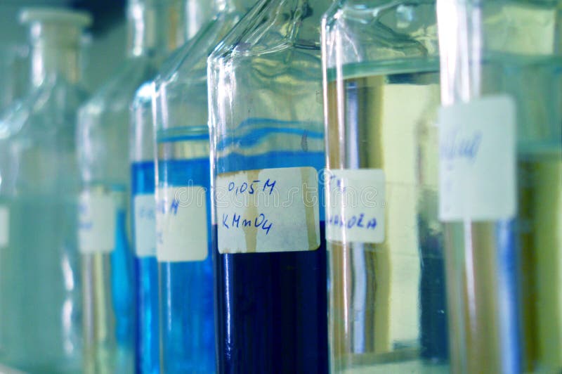 Recipientes De Vidro De Laboratório De Química Imagem de Stock - Imagem ...