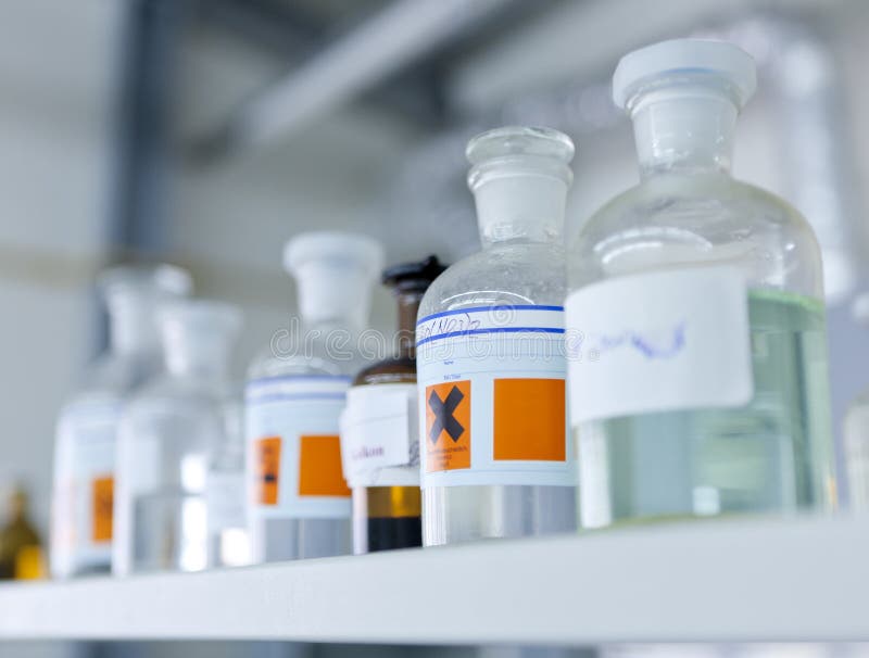 Laboratoire chimique image stock. Image du glace, échantillon - 20123617