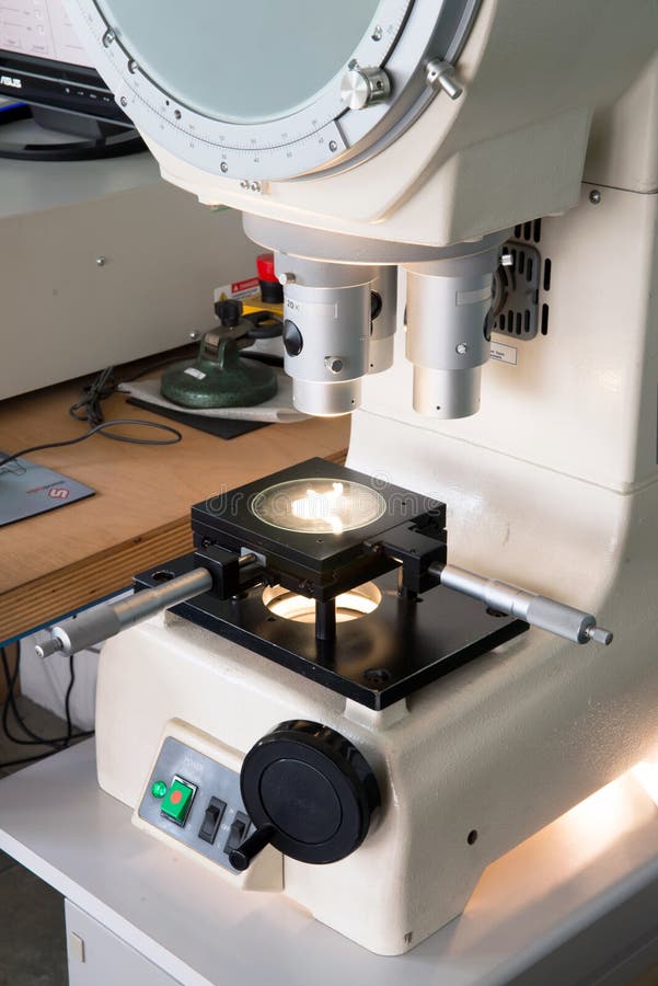 Laboratoire de métrologie photo stock. Image du laboratoire - 78236470