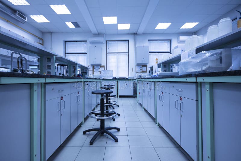 Laboratoire moderne image stock. Image of médical, science - 82186791