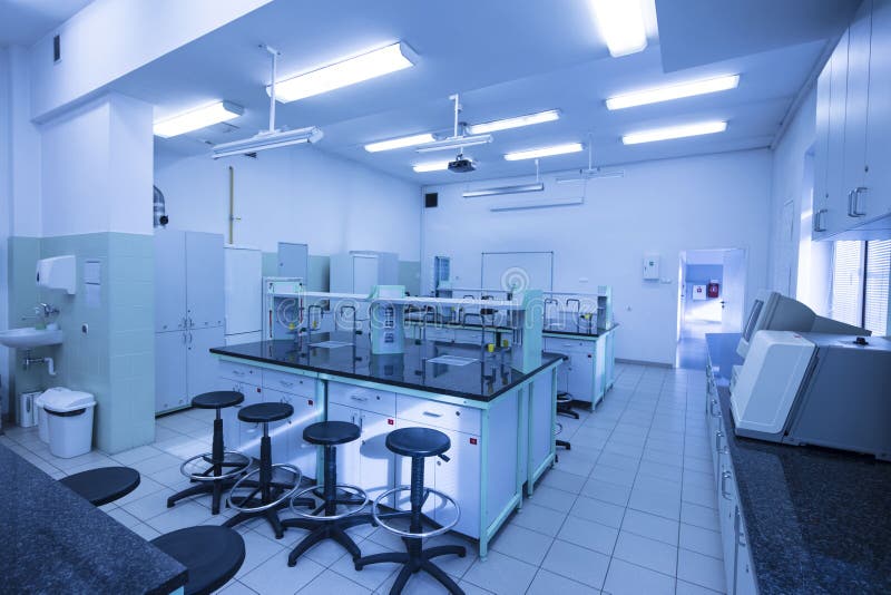 Laboratoire moderne image stock. Image of médical, science - 82186791