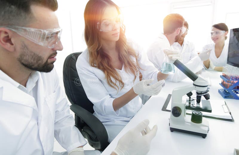 Laboratorium Personel W Miejscu Pracy Zdjęcie Stock - Obraz złożonej z ...