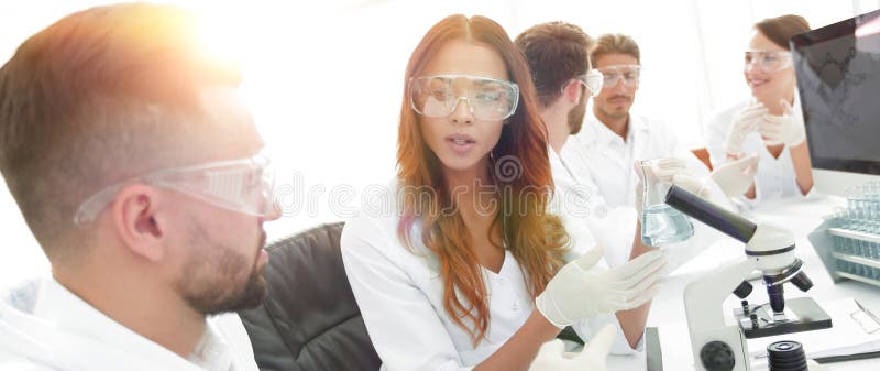 Laboratorium Personel W Miejscu Pracy Zdjęcie Stock - Obraz złożonej z ...