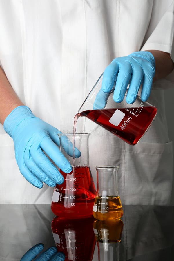 Gloved Hands Pouring Red Liquid Beaker Stock Photos - Free & Royalty ...