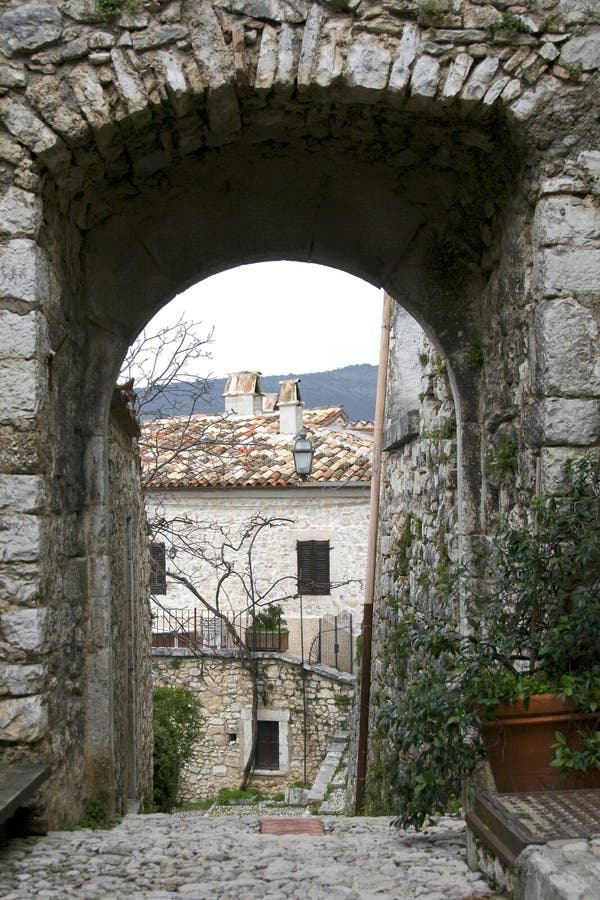 Labro, Rieti - Italien stockbild. Bild von skala, grenzsteine - 9276685