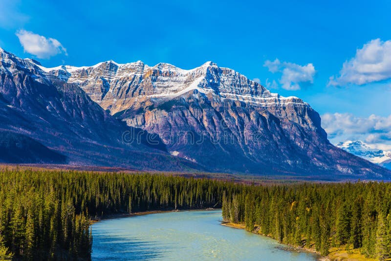 Abraham Lake photo stock. Image of automne, réservoir - 35575506