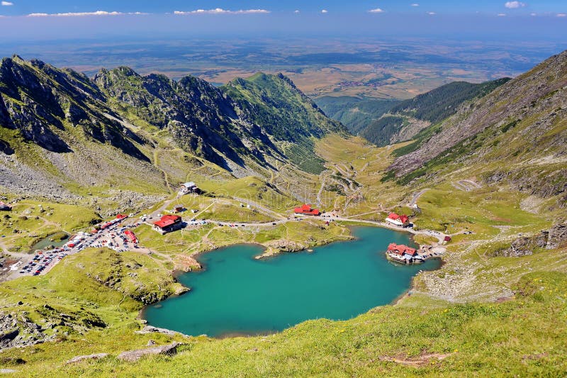 Lac Balea en Roumanie photo stock. Image du région, ciel - 86606204