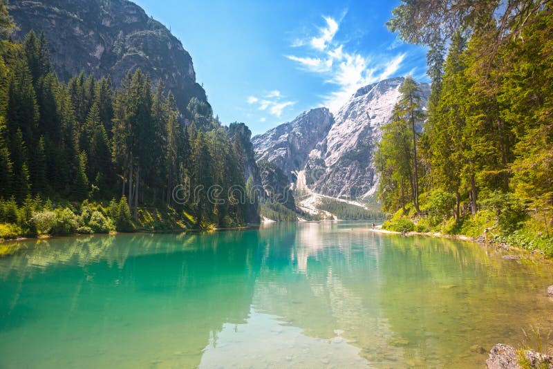 Lac Braies en Italie image stock. Image du italie, braies - 65667583