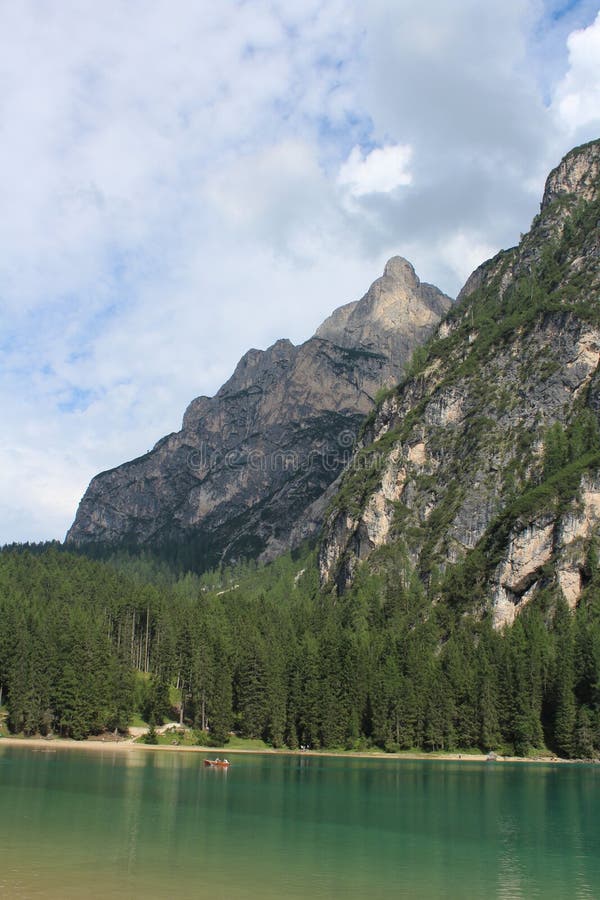 Lac Braies Lago di Braies photo stock. Image du durée - 97300818