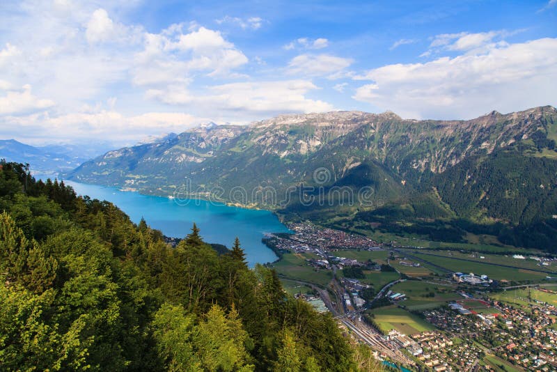 Lac Brienz, Suisse photo stock. Image du switzerland - 65449188