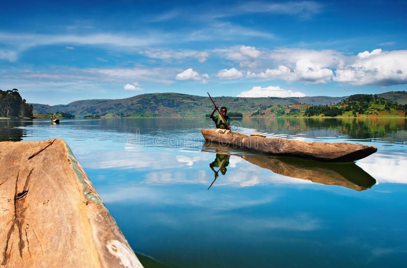 Lac Bunyonyi en Ouganda photo stock éditorial. Image du gens - 4892773