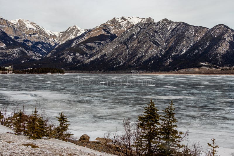 Lac De Arc Lac De Arc Alberta Canada Foto de Stock - Imagem de rochas ...