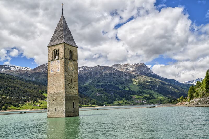 Reschensee - Lago Di Resia - Lac Resia Image stock - Image du montagnes ...