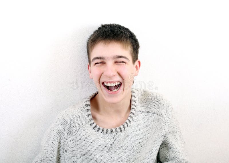 Lachender Jugendlicher stockfoto. Bild von lachen, gesicht - 3744524