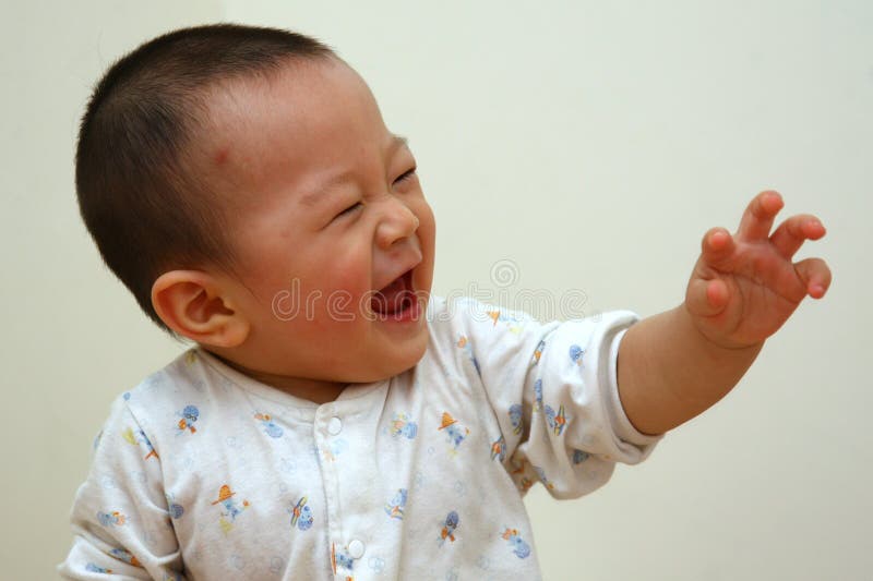 Lachendes Kind stockbild. Bild von kleinkind, asien, hand - 9214785