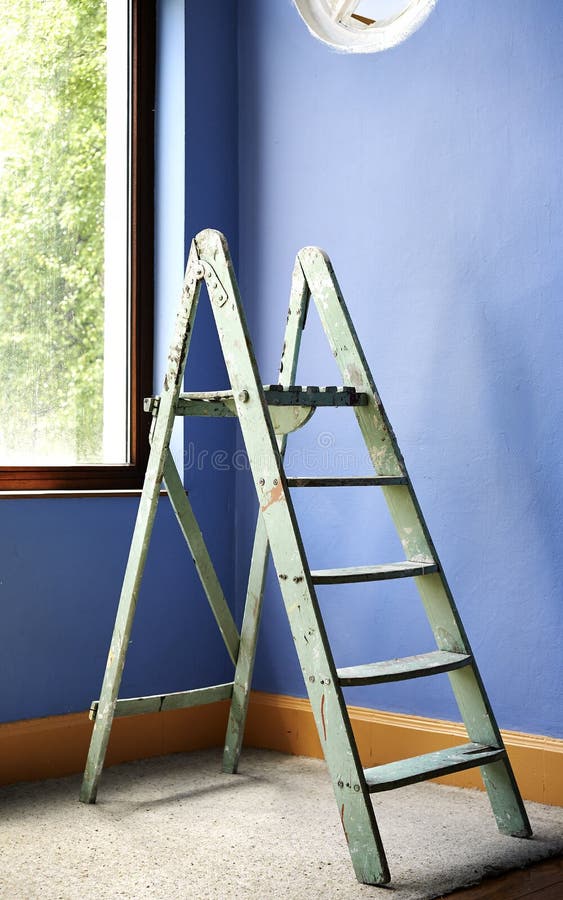 De Ladder, Verf Kan En Rol Schilderen Stock Afbeelding - Image of ...