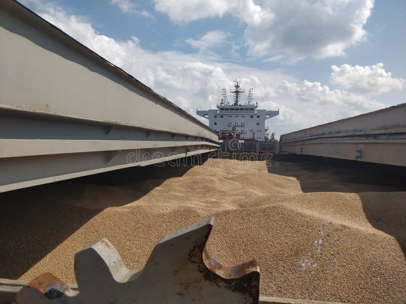 Volledig Geladen Containerschip Aangelegd in De Internationale Containerterminal in Singapore ...