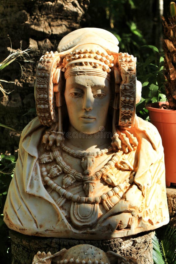 Lady of Elche Bust in a Garden Under the Sun Stock Image - Image of ...