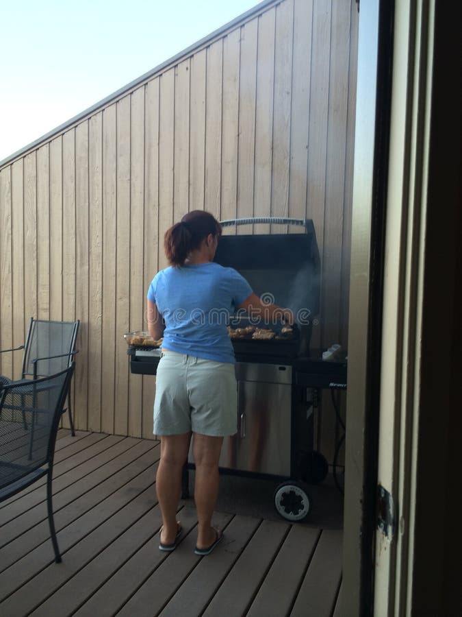 Lady grilling editorial photo. Image of woman, lady, grilling - 42840926