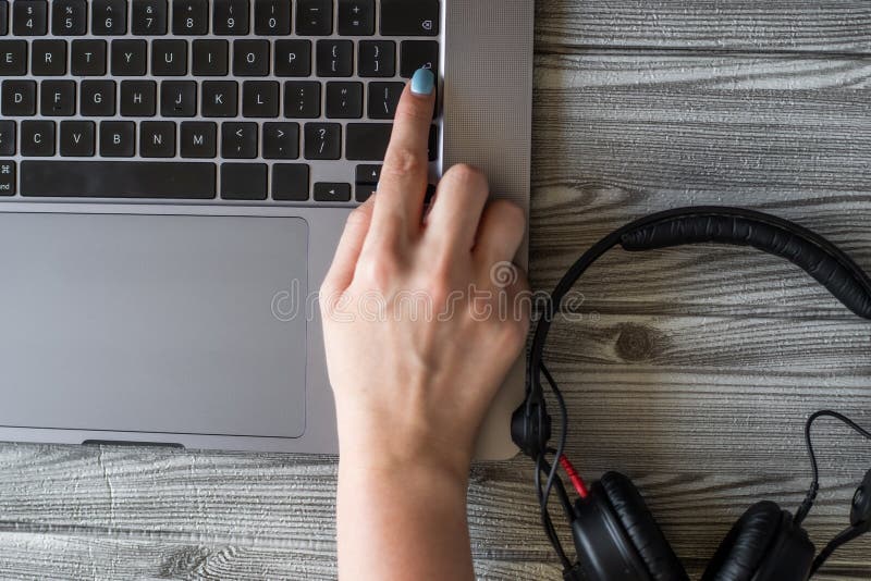 Lady Hands Pointing Pressing Computer Keyboard Keys Typewriting New ...