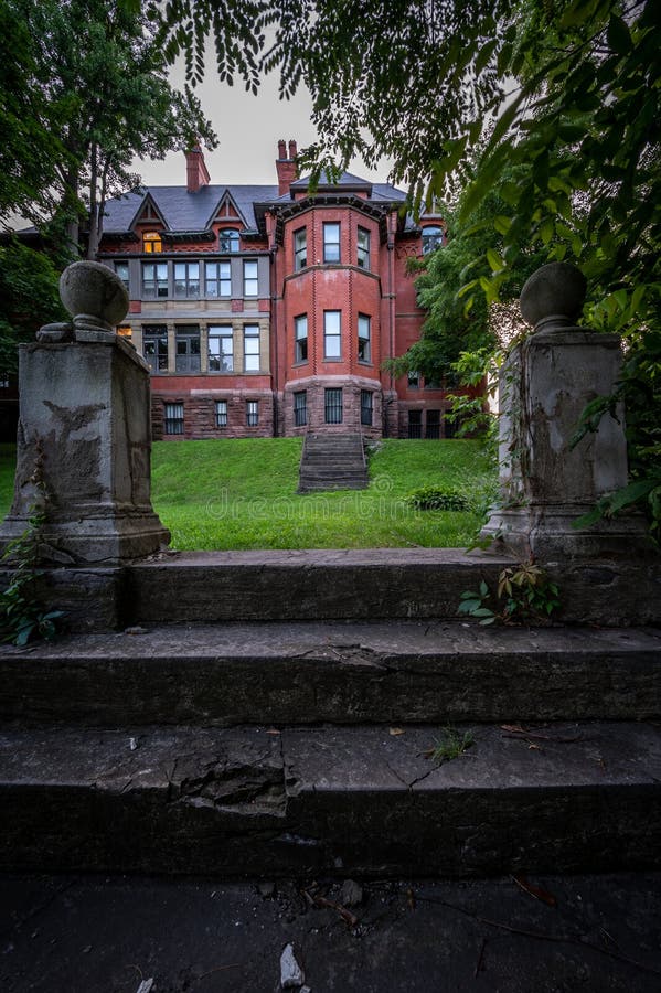 Lady Meredith House on McGill University Campus Editorial Image - Image ...