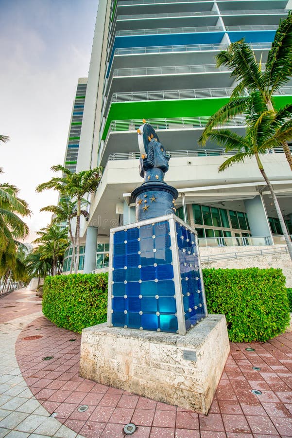 Lady of Miami Statue Along Miami Riverwalk at Sunset, Florida Editorial ...