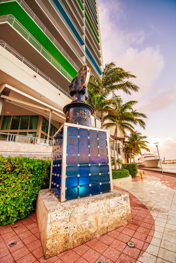 Lady of Miami Statue Along Miami Riverwalk at Sunset, Florida Editorial ...