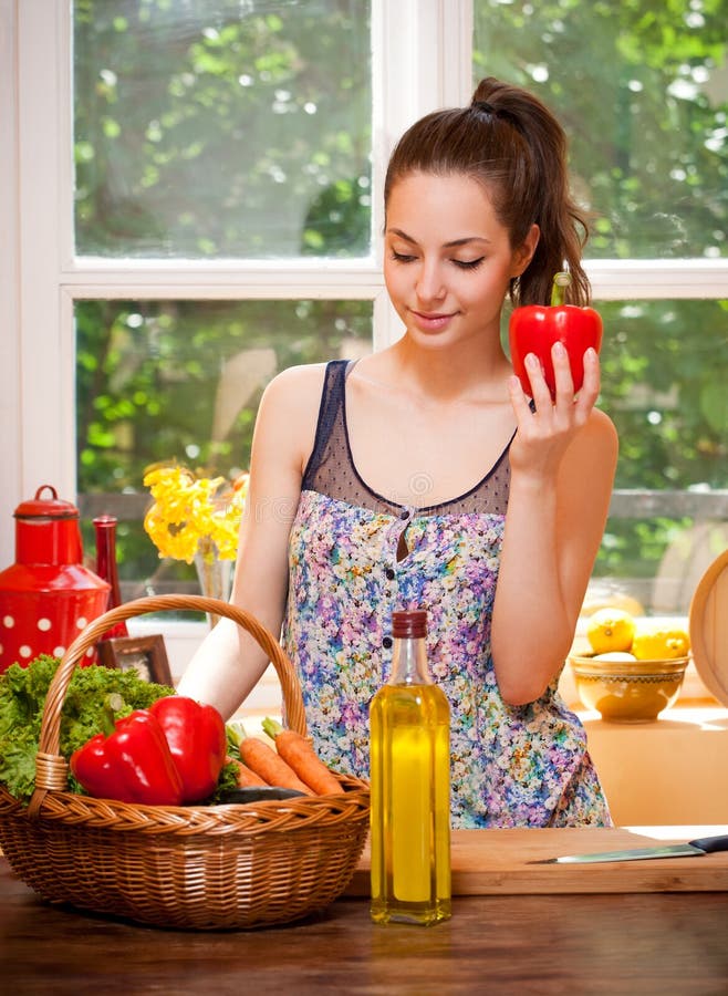 Laga mat kurs fotografering för bildbyråer. Bild av barn - 47173391