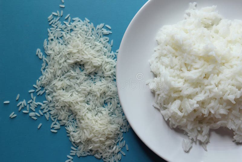 Lagade Mat Ris Och Okokta Ris Fotografering för Bildbyråer - Bild av ...