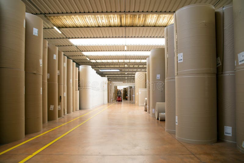 Lager (Papier Und Cardoboard) in Der Papiermühle Stockfoto - Bild von ...