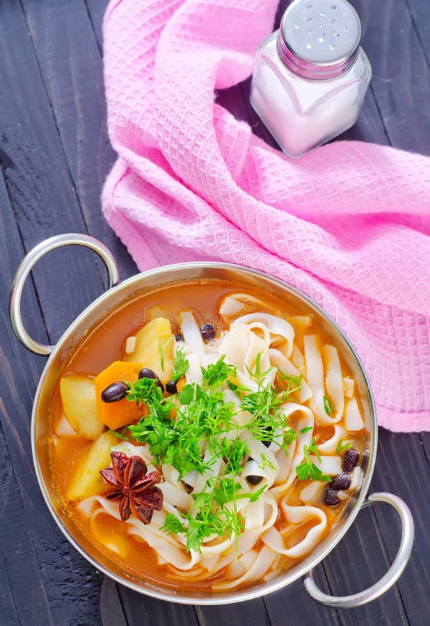 Lagman foto de archivo. Imagen de blanco, almuerzo, pimenton - 33762344