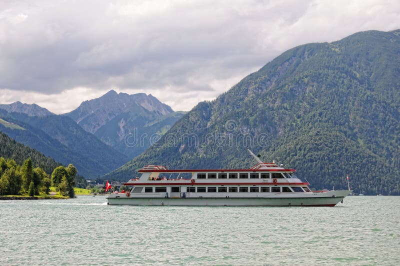 Lago Achensee a Tirol in Austria Fotografia Editoriale - Immagine di ...