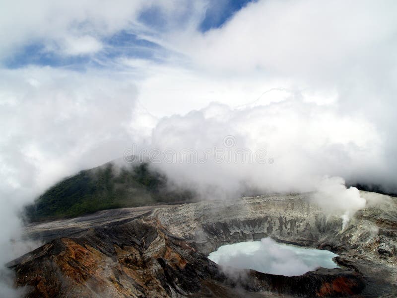 Lago Acido a Kawah Ijen, East Java, Indonesia Fotografia Stock ...
