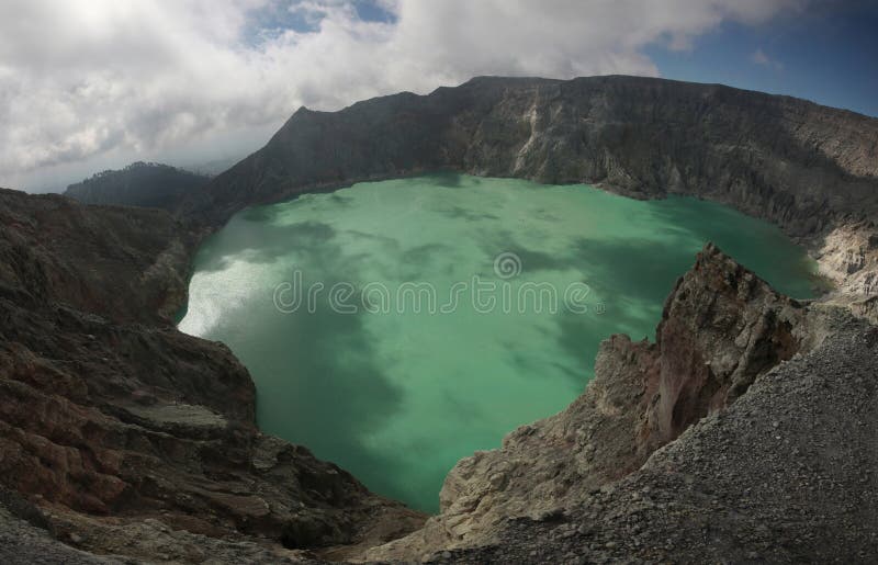 Lago Acido in Kawah Ijen, East Java, Indonesia Fotografia Stock ...