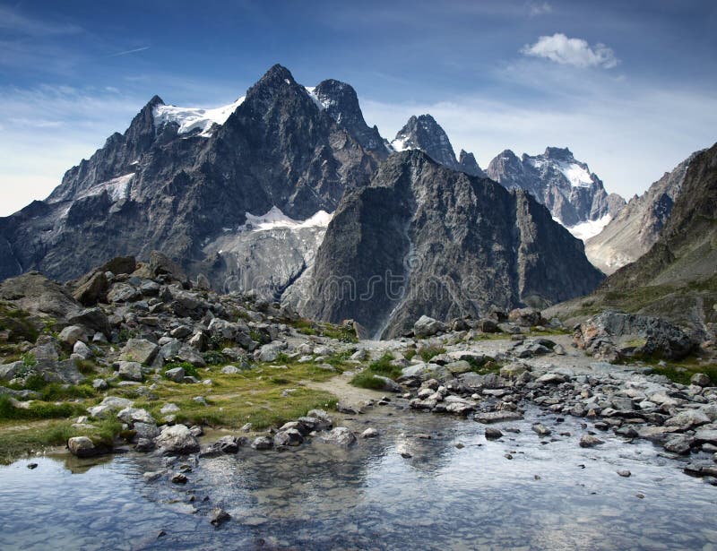 Lago in Alpi Francesi, Ecrins, Francia Mountain. Immagine Stock ...