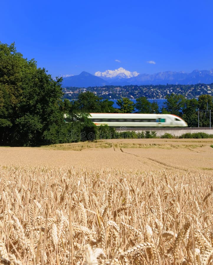 Lago Aps train del trigo foto de archivo. Imagen de europa - 7490114